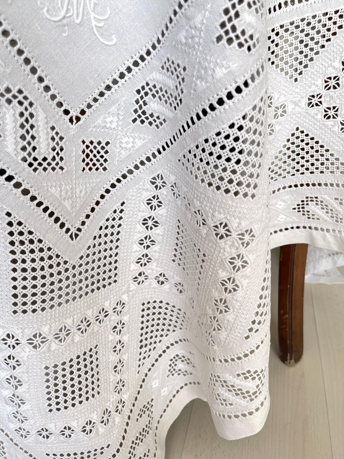 Vintage Hand-embroidered Large Tablecloth on Linen Fabric - 82x65 ...