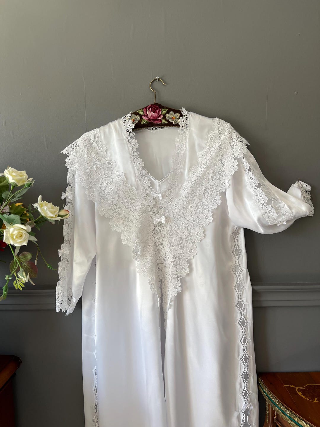 Vintage 2000s White Satin Nightgown & Robe Set – Lace Trim, Bow Sleeves ...