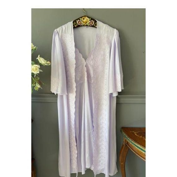 1970s Lilac Silk Nightgown & Robe Set with Embroidery… - Gem