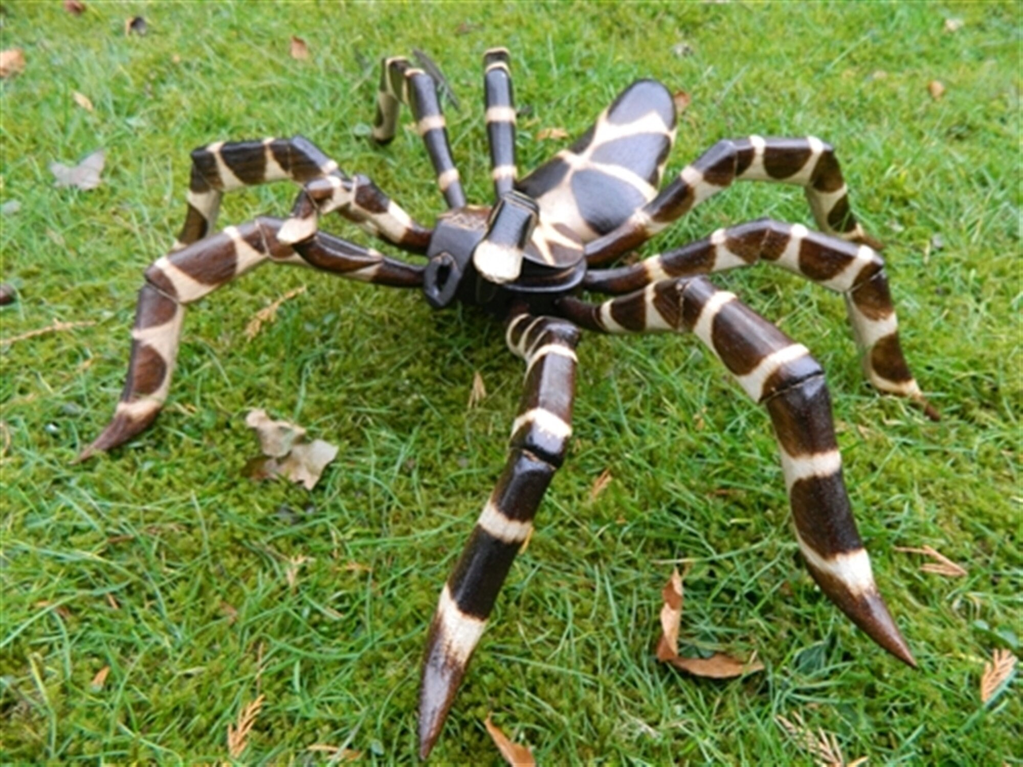 Hand Carved Wooden Spiders - 40cm, 60cm, Pair - Etsy UK