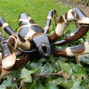 Hand Carved Wooden Spiders - 40cm, 60cm, Pair - Etsy UK