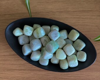 JADE Tumbled Stone Pastel Green Marbled Jade 1 Crystal Gemstone LV2290 ...
