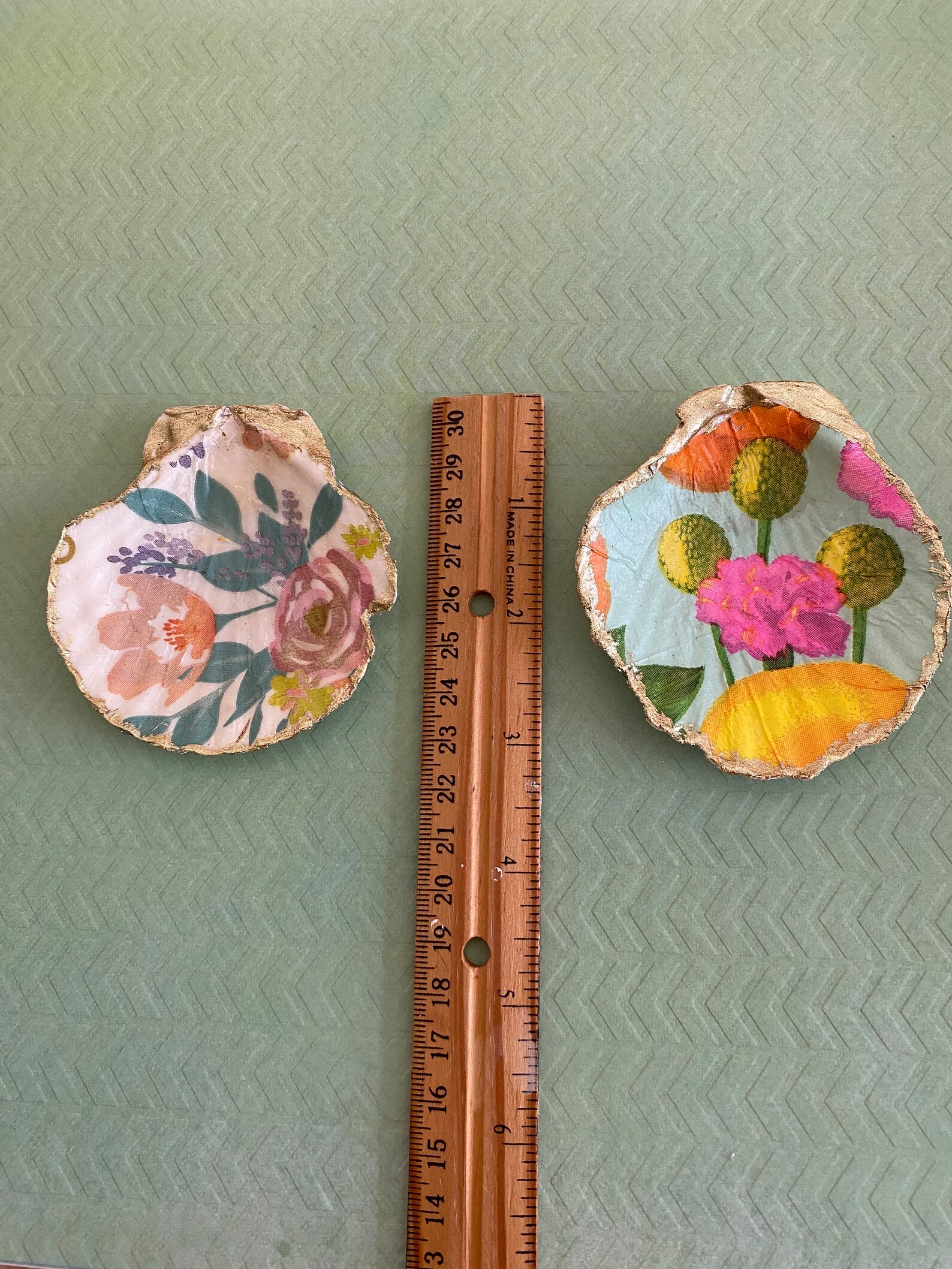 Flat Scallops Decoupaged in Beautiful Colors and Designs,ring Dish at ...