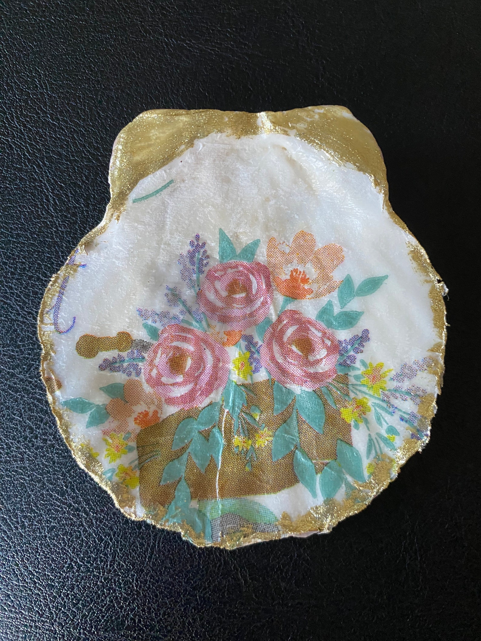 Flat Scallops Decoupaged in Beautiful Colors and Designs,ring Dish at ...