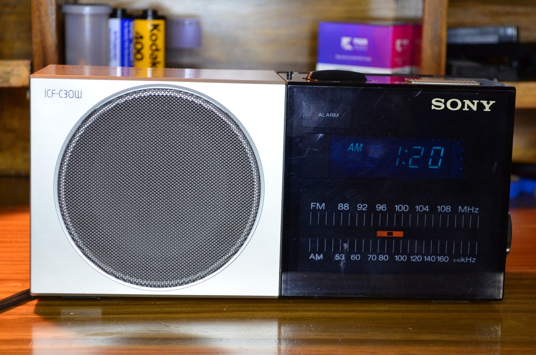 Restored Sony Dream Machine AM/FM Clock Radio ICF-C30W. Japanese and ...