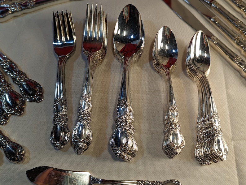 1847 Rogers Bros Heritage Pattern IS Silverplate 52 Piece Set - Etsy