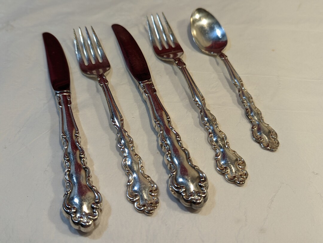 Oneida Baroque Silverplate Cutlery Set, 5 Piece, Vintage 1969 - Etsy ...