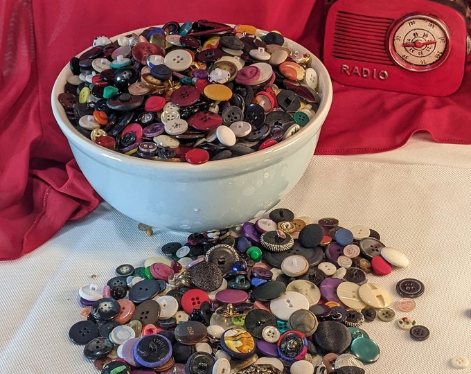 Assorted Button Selection Mixed Bunch Vintage Buttons 1.4KG or 3 Lbs ...
