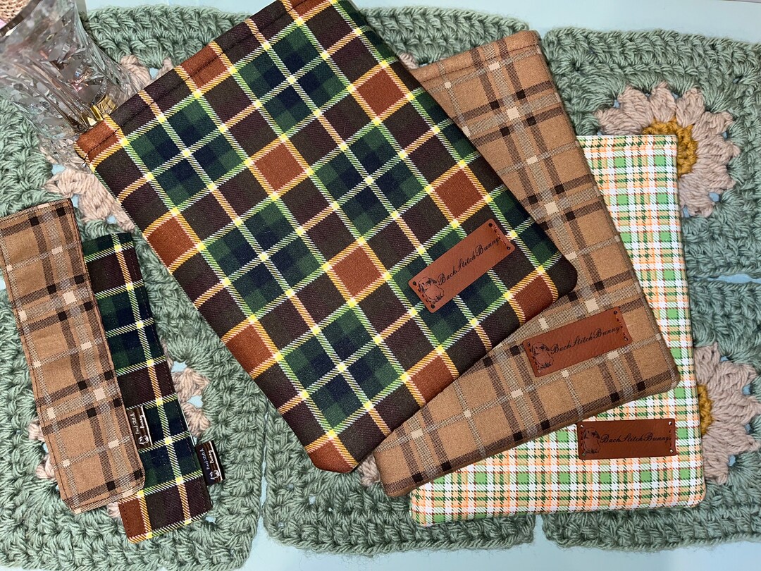 Checkered Book Sleeve | Book Cover | Book Hug - Etsy