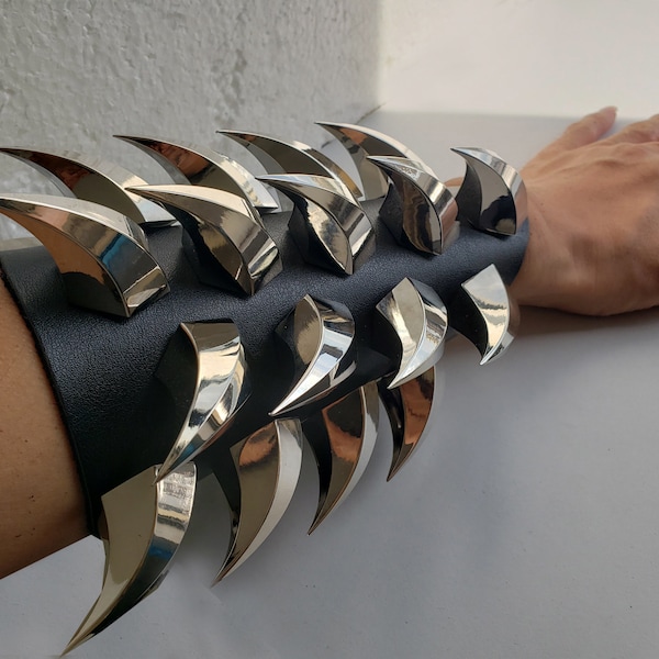 Claw Gauntlet - Etsy