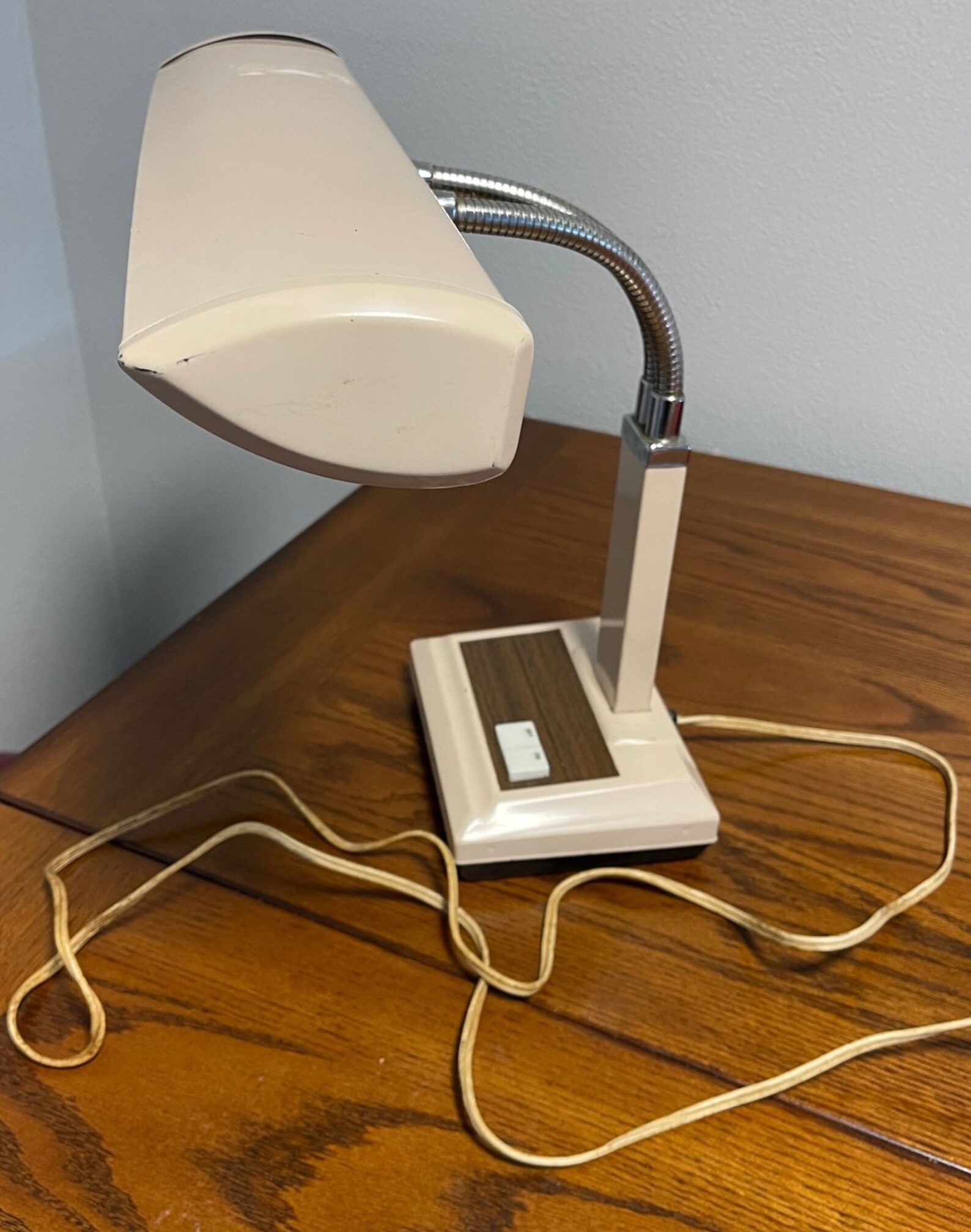 Vintage Hamilton Industries Portable Lamp (issue Number A-1305) - Etsy