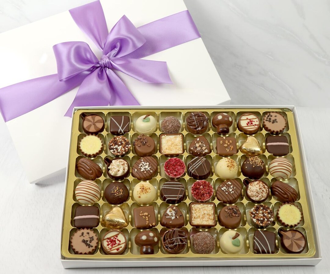 Luxury Chocolate Collection. 48 Stunning Non-alcoholic Chocolates in A ...