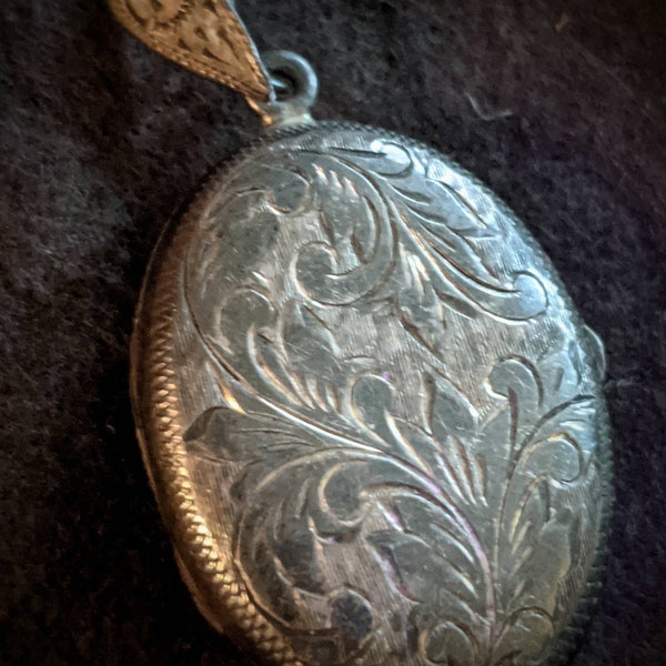 Large Oval Locket - Etsy