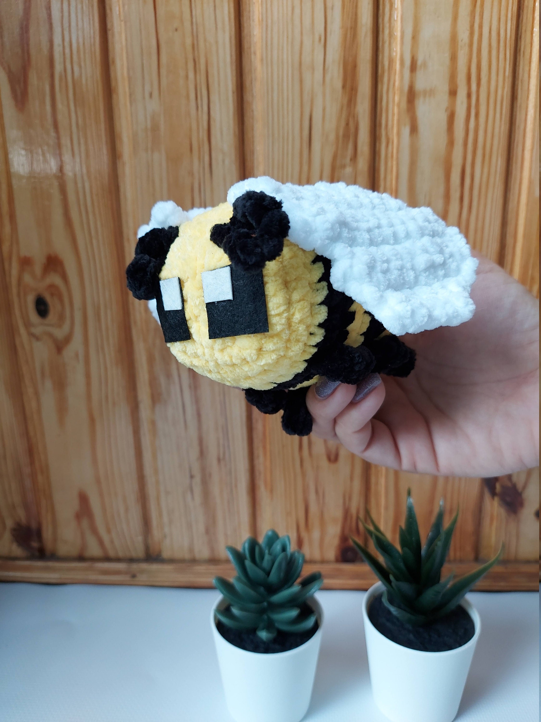 Crochet Minecraft Bee Minecraft Toy Bee Amigurumi Keychain Bee - Etsy
