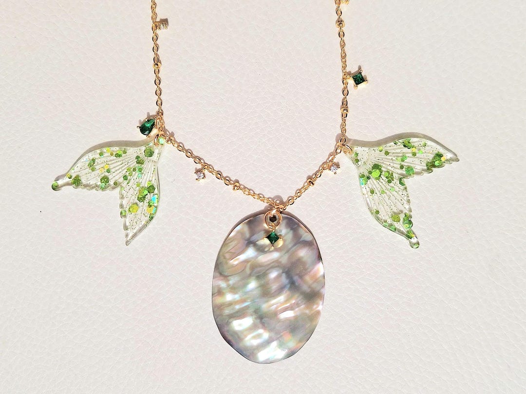 GREEN SHELL Necklace, Pendant Oval Mother of Pearl Charm, Maritime ...