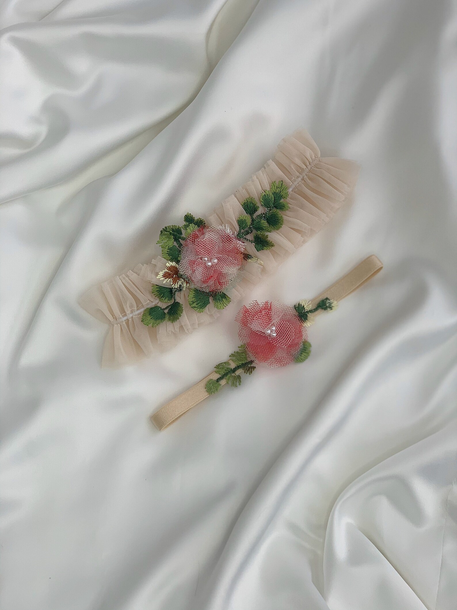 Red Wildflower Wedding Garter for Bride, Embroidered Floral Lace Garter ...