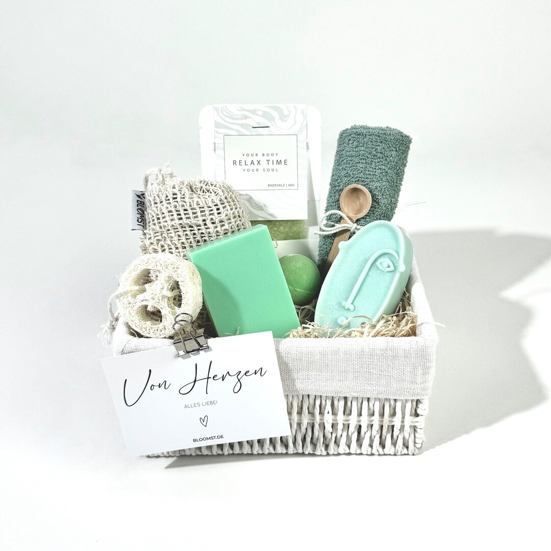 Relax Geschenkkorb aus Holz | Spa & Wellness Korb | Wohlfühlkorb ...