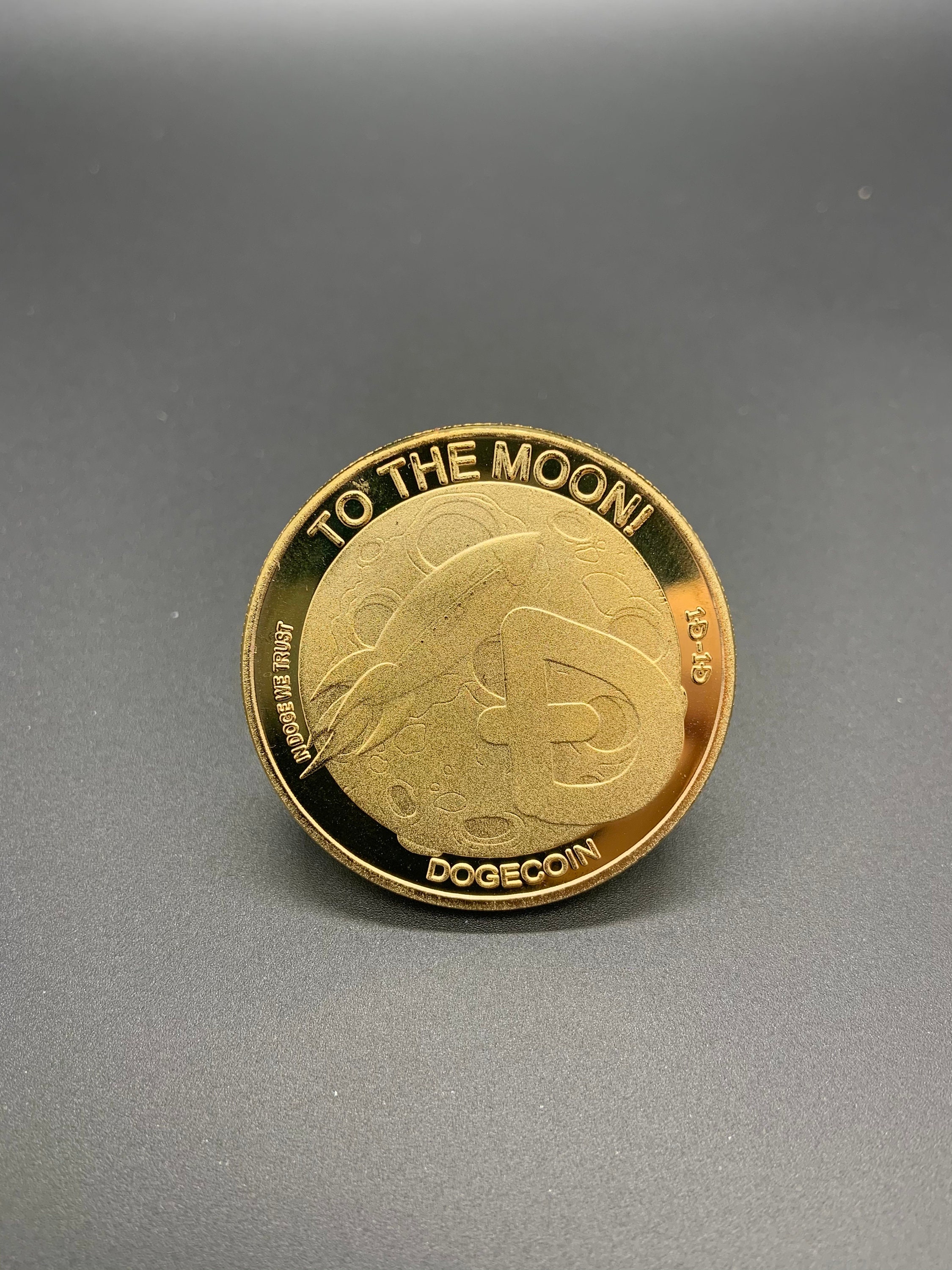 Gold BITCOIN/ETHEREUM/DOGECOIN Collector Coin with Acrylic | Etsy