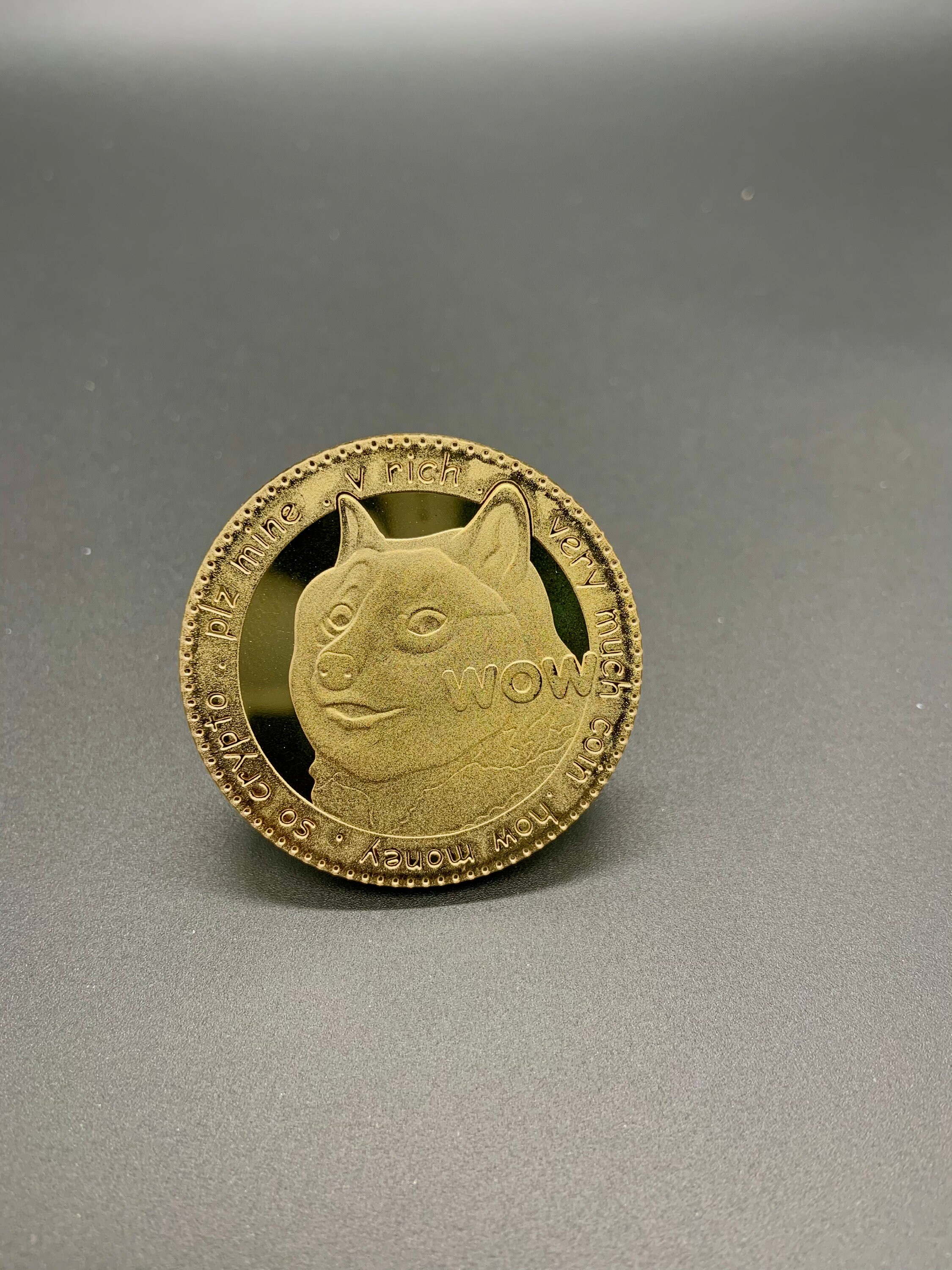 Gold BITCOIN/ETHEREUM/DOGECOIN Collector Coin with Acrylic | Etsy