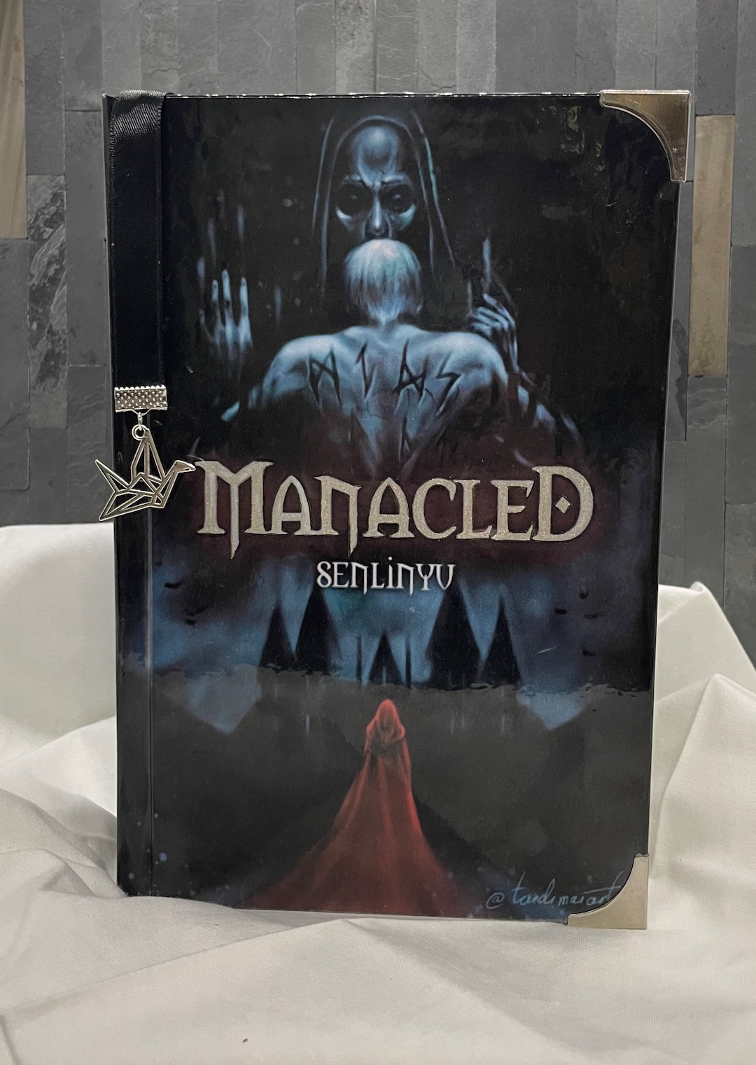 Manacled 1 Volume by Senlinyu - Etsy
