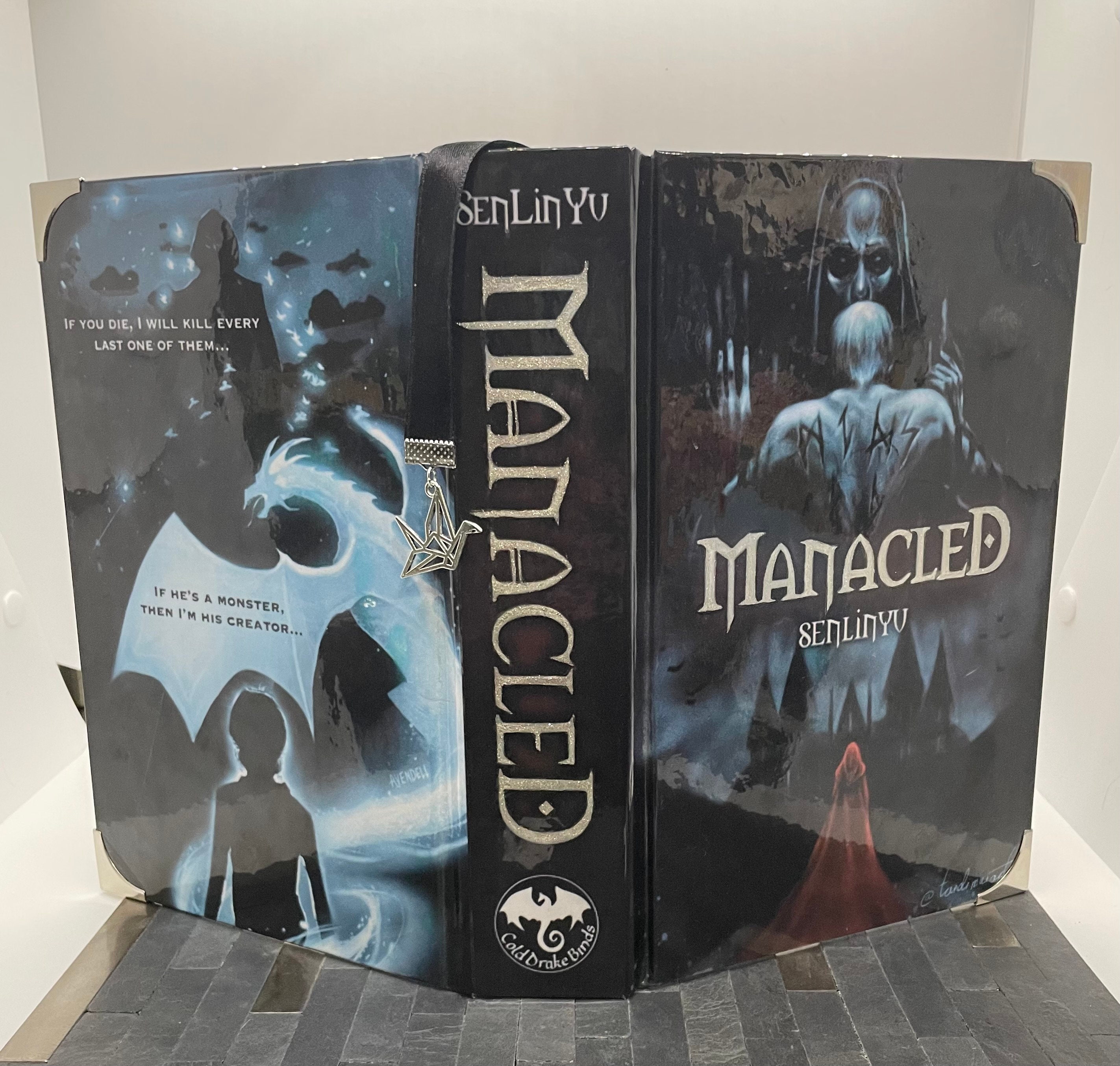 Manacled 1 Volume by Senlinyu - Etsy