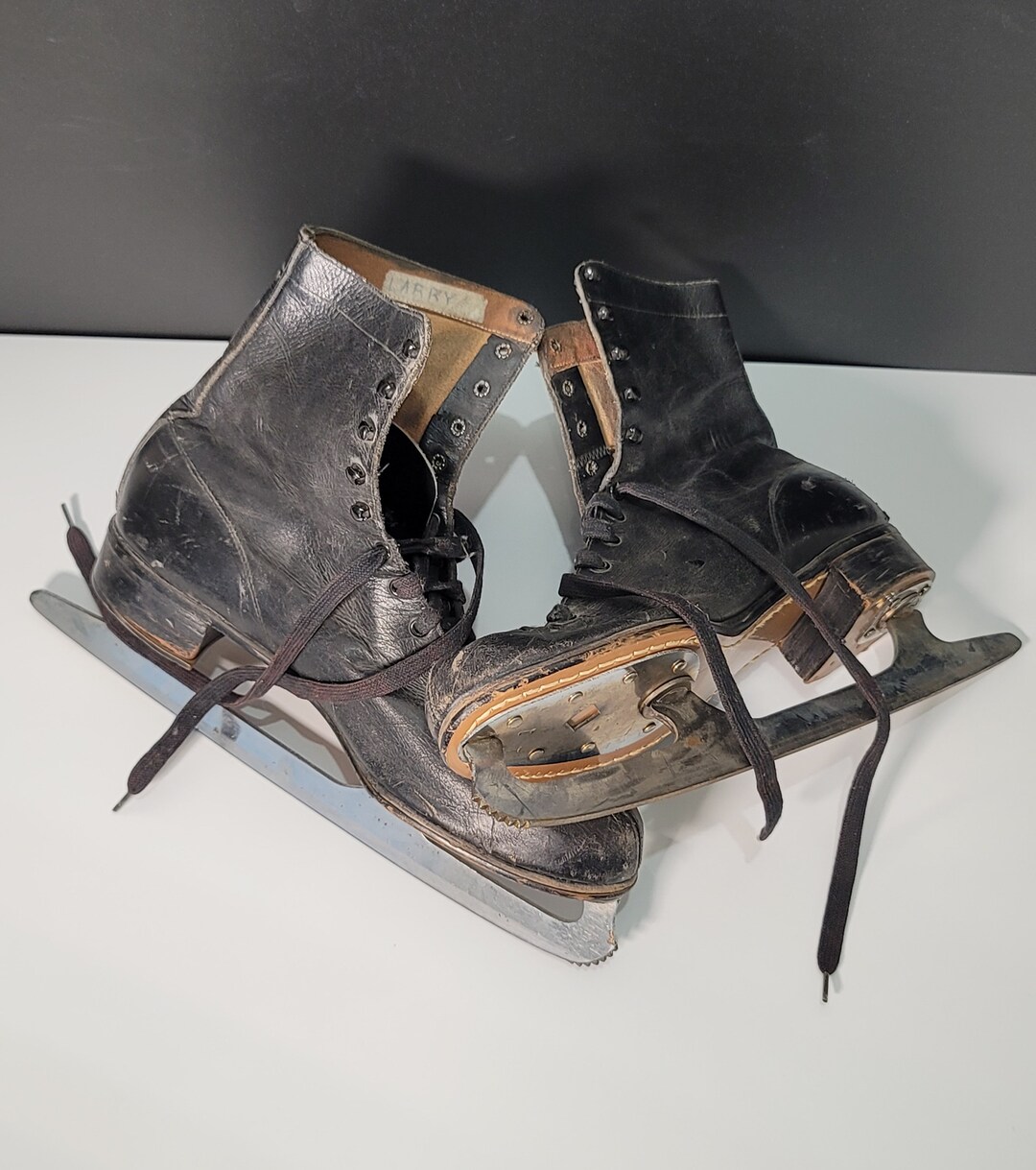Old Fashioned Ice Skates. (1269) - Etsy Old Fashioned Ice Skates. (1269) - Etsy