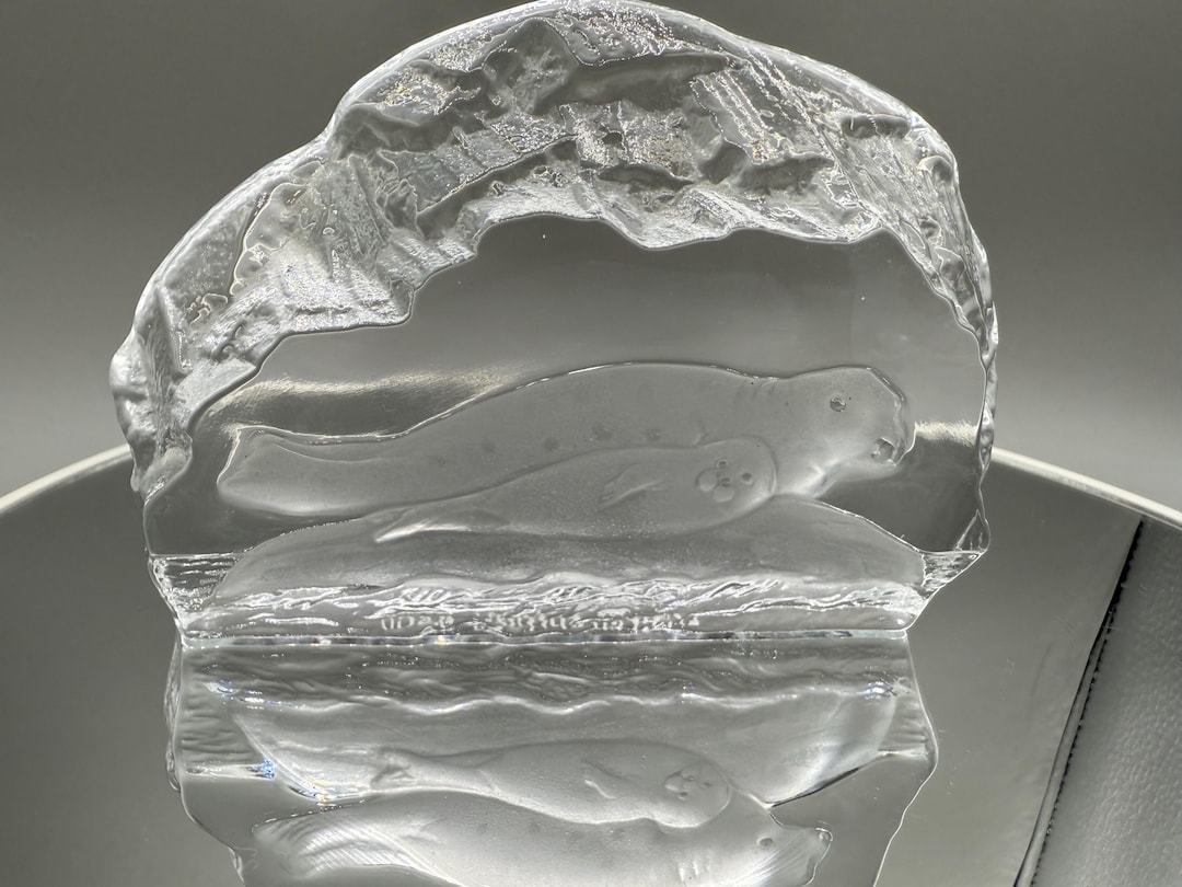 Swedish Crystal Glass WWF Paperweight Seal Made in Sweden Paul Isling ...