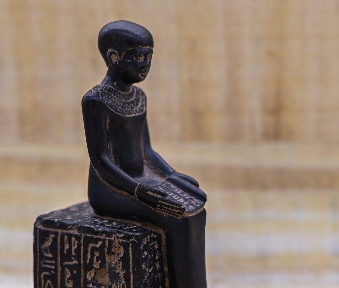 Estatua egipcia de Imhotep: dios de la medicina, estatua de piedra ...