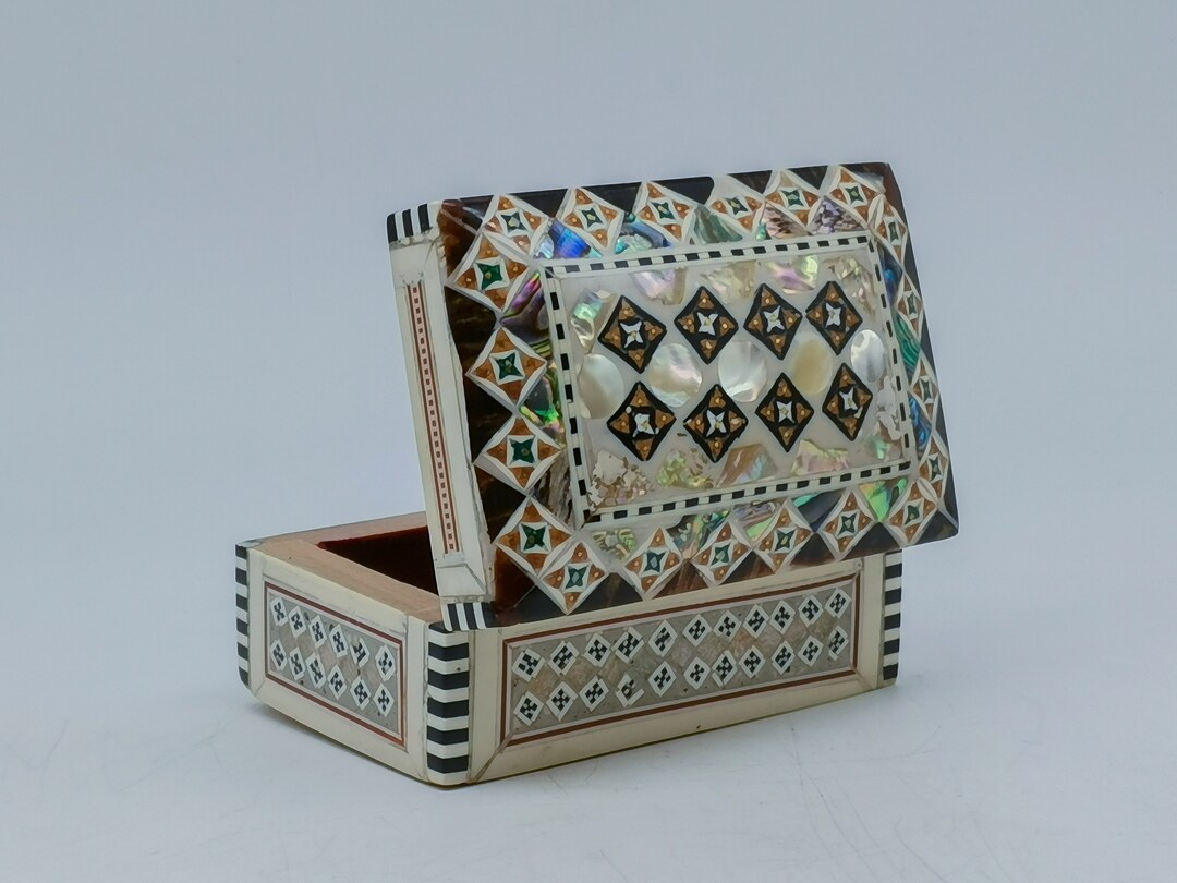 Unique Egyptian Art Seashell Box Handmade Wood Natural Seashell Jewelry ...
