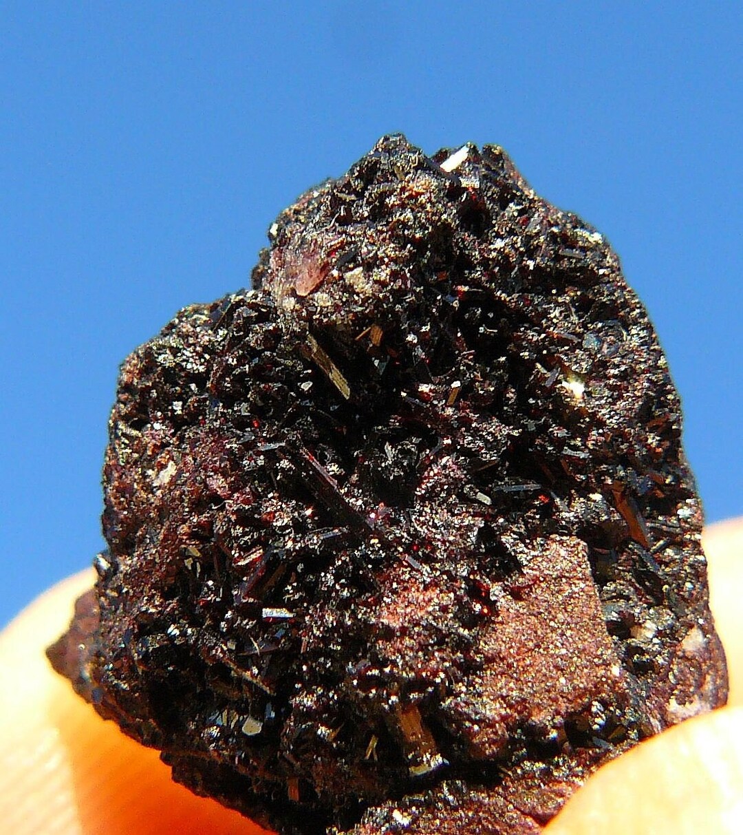 Manganvesuvianite Micro Crystals in Manganese Matrix - RARE Crystals ...
