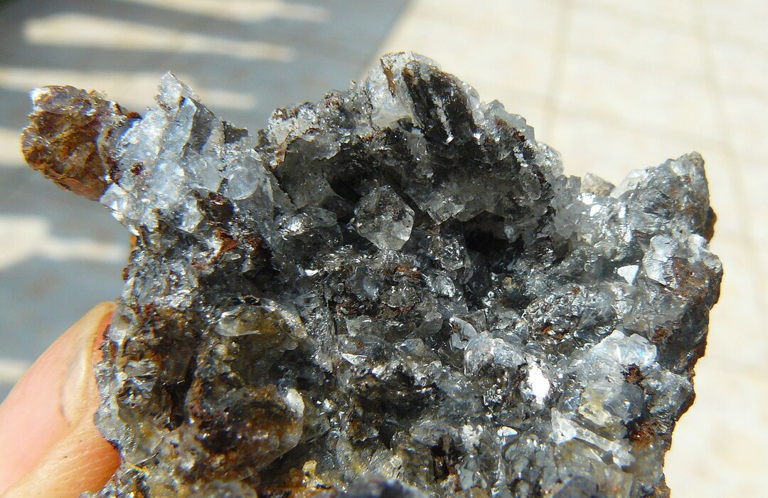 Hemimorphite on Calcite on Goethite Stalactites & Limonite - Ojuela ...