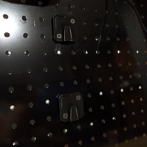 Ryobi 18v and 40v P137 Pegboard Mount for Dual Platform Lithium Ion ...