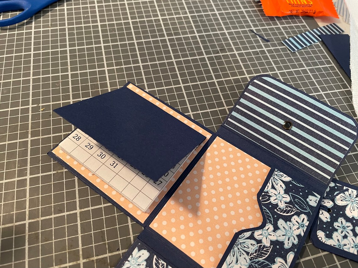 Tutorial Matchbook-style Mini Photo Album Detailed Instructions ...