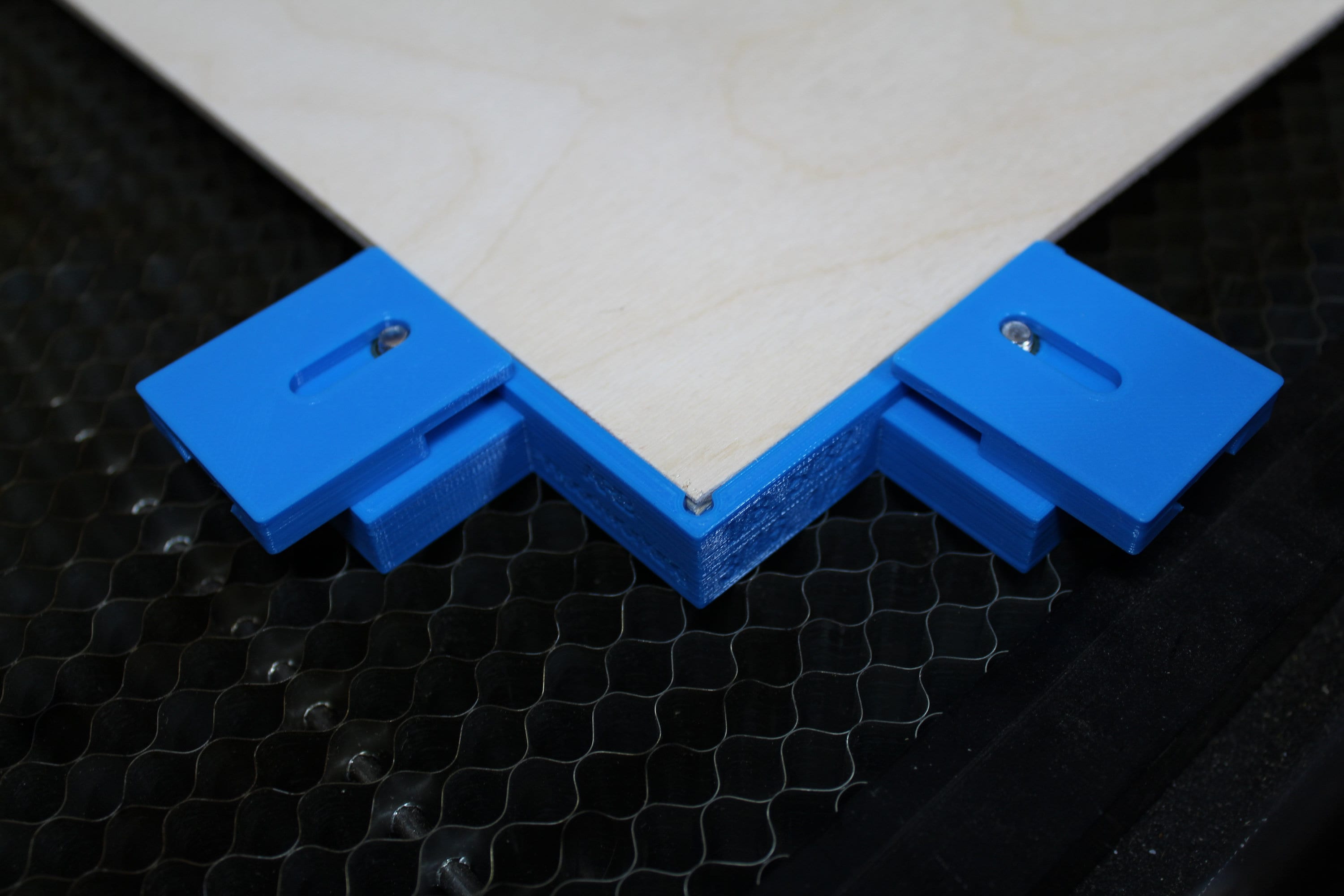 Laser Stock Elevated Corner Bracket for Steel Honeycomb Bed | Metric or ...