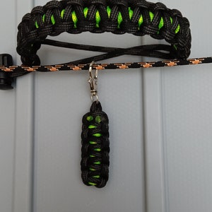 Alien Vs Predator Blood Inspired Stacked Hex Style Reversible Paracord ...