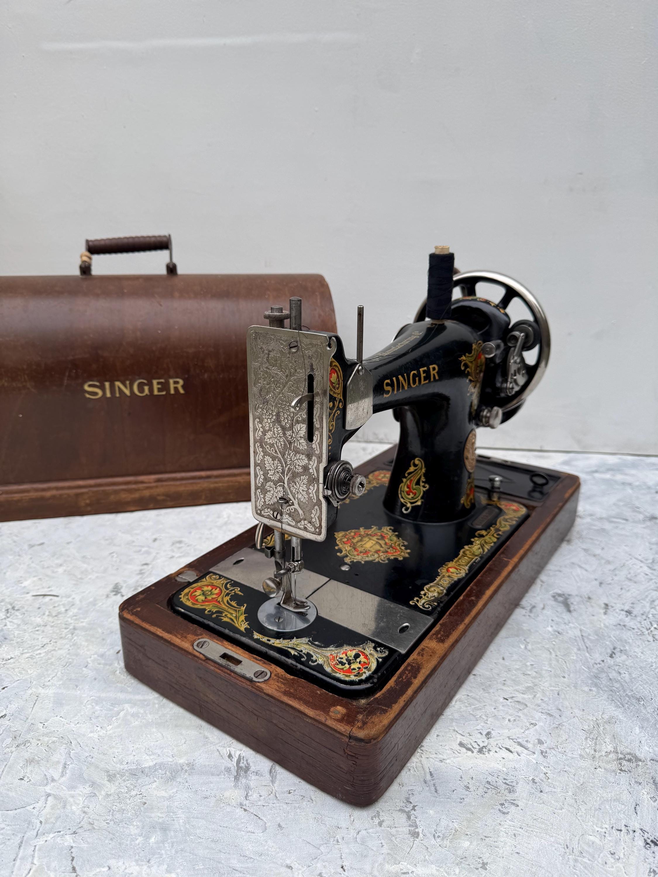 Singer Sewing Machine Home Decor Decoration Sewing Machine Antique ...