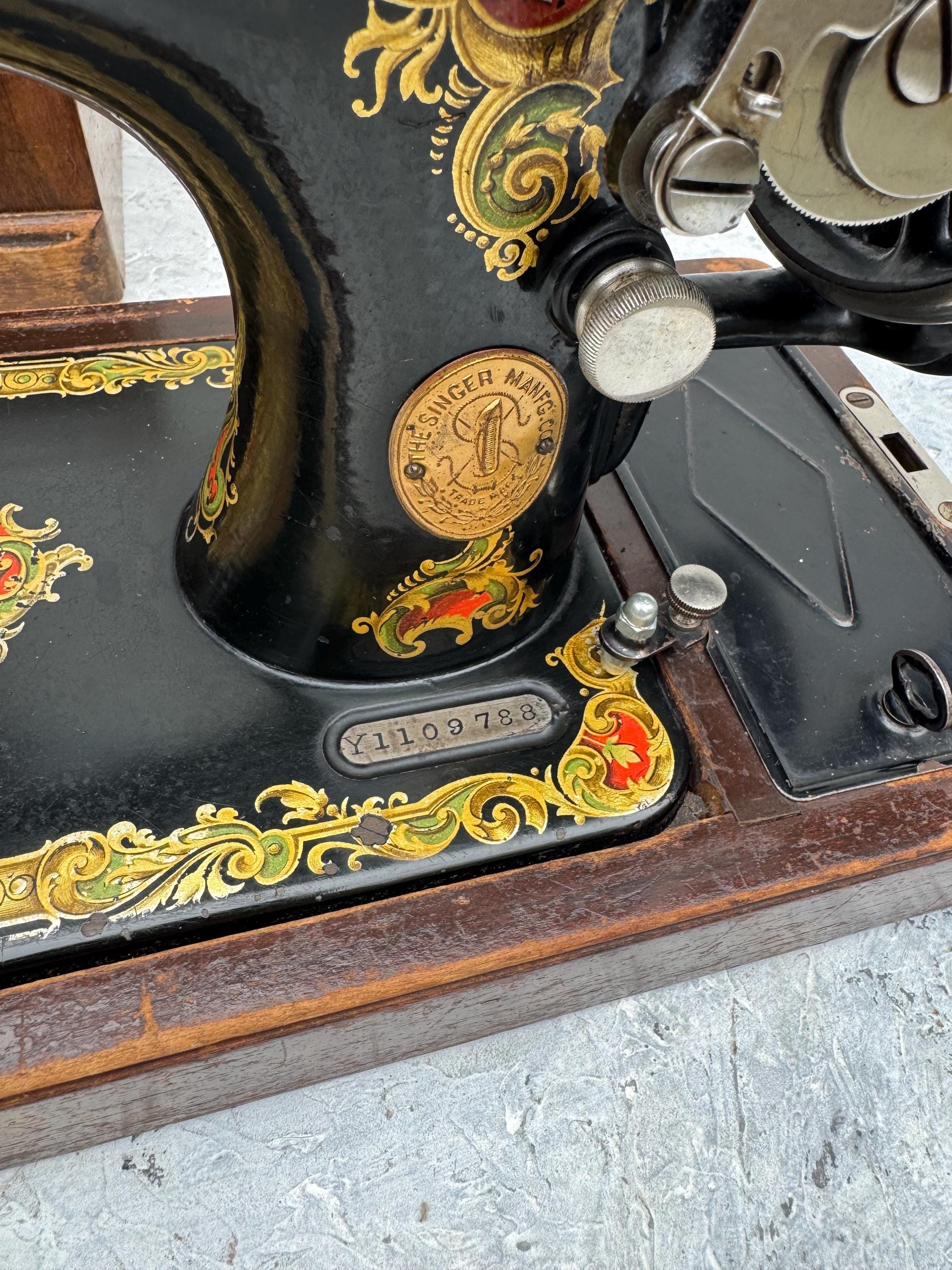 Singer Sewing Machine Home Decor Decoration Sewing Machine Antique ...