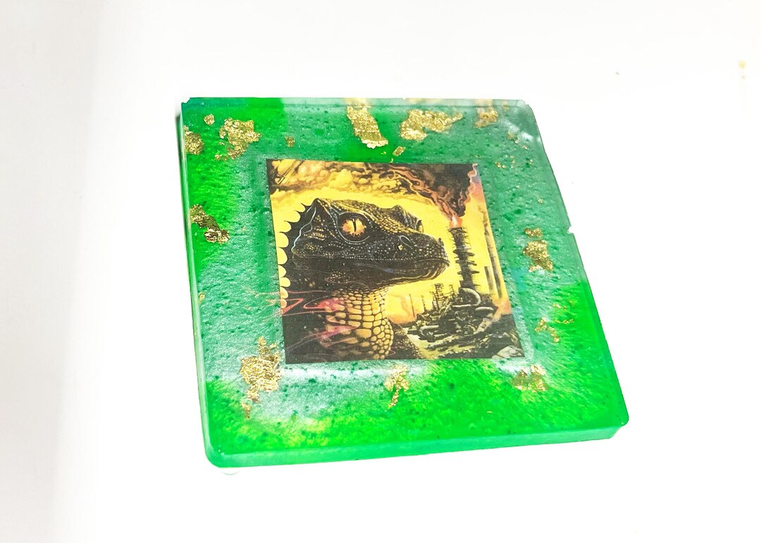 KGLW - King Gizzard and the Lizard Wizard Petrodragon Green and Gold ...
