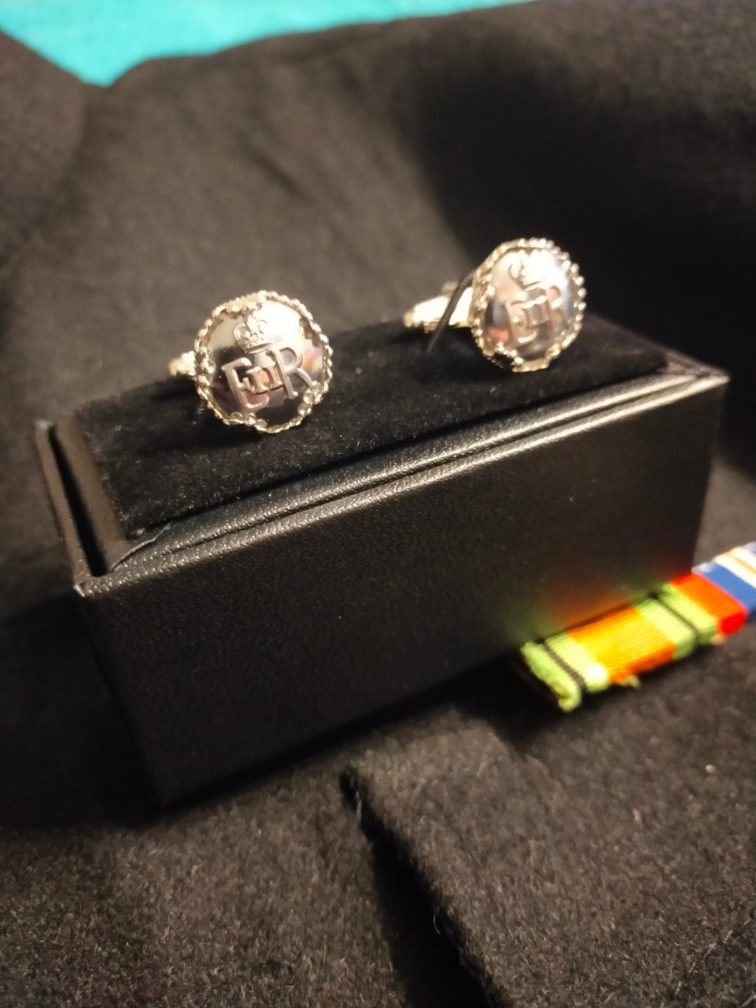 Ministry of Defence Police Elizabeth II (ER) Tunic Button Cufflinks ...