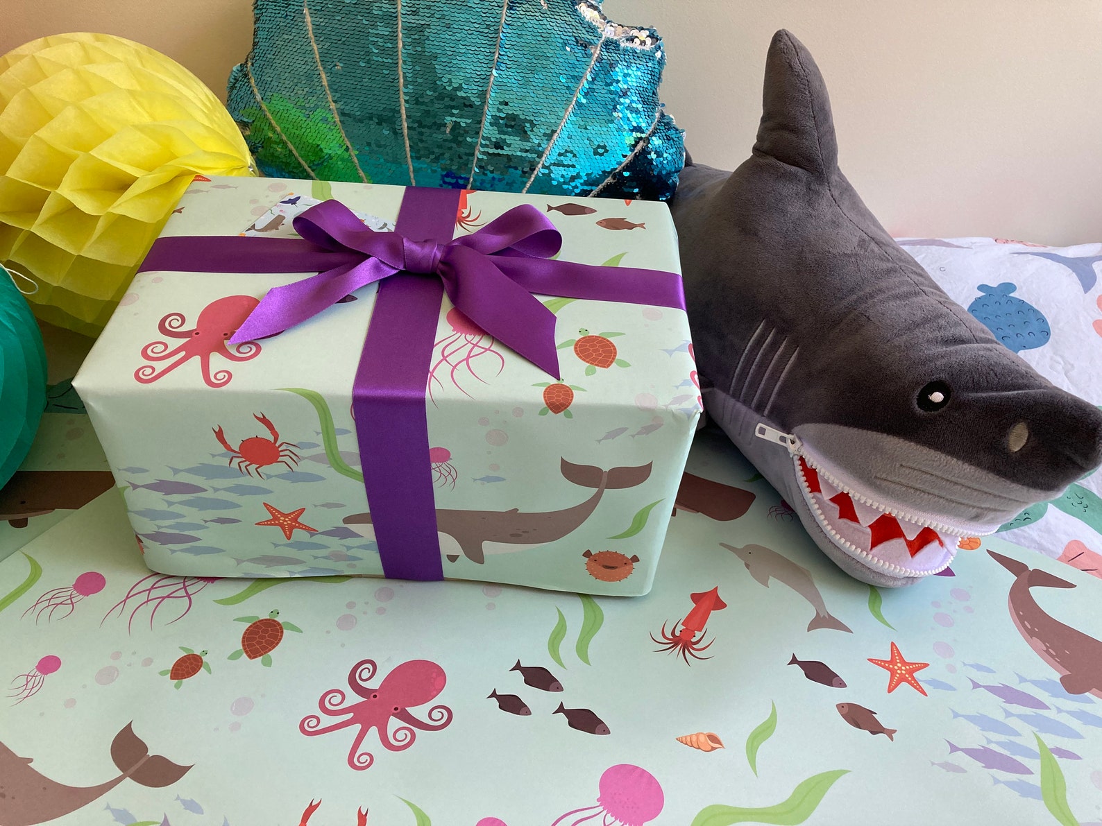 Under the Sea Wrapping Paper / Gift Wrap With FREE Gift Tag - Etsy