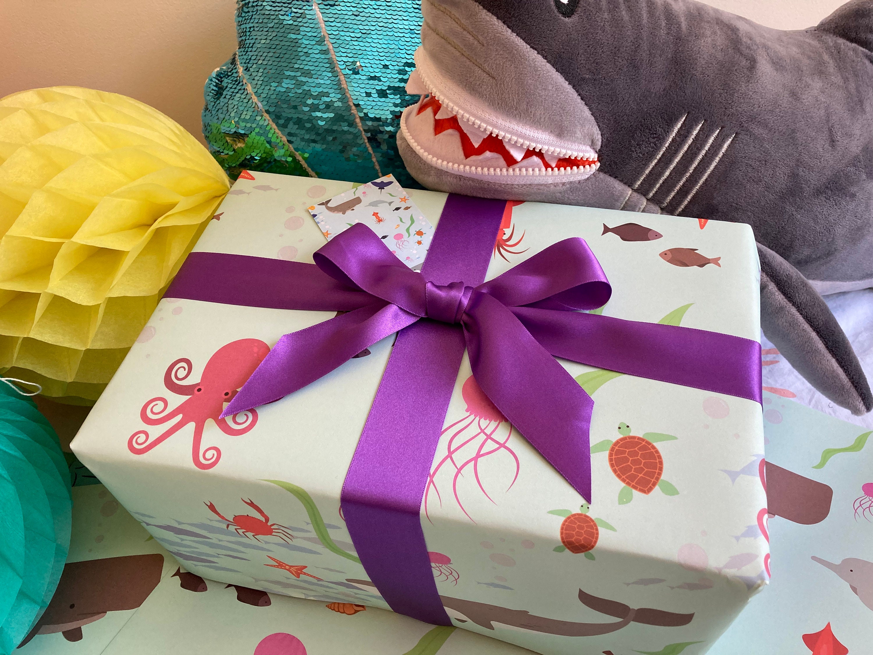 Under the Sea Wrapping Paper / Gift Wrap With FREE Gift Tag - Etsy