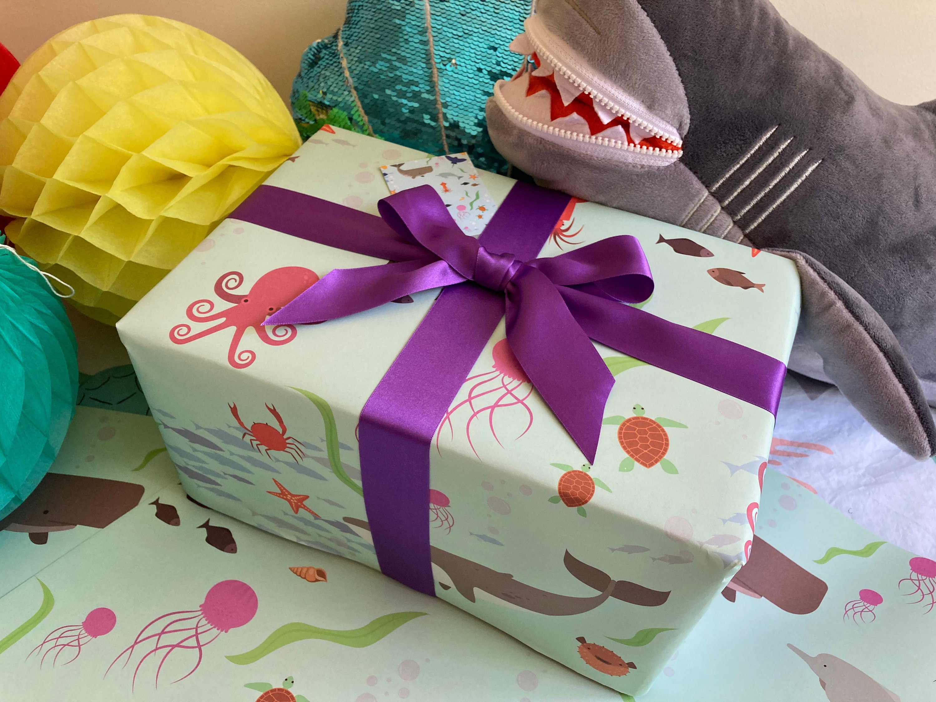 Under the Sea Wrapping Paper / Gift Wrap With FREE Gift Tag - Etsy