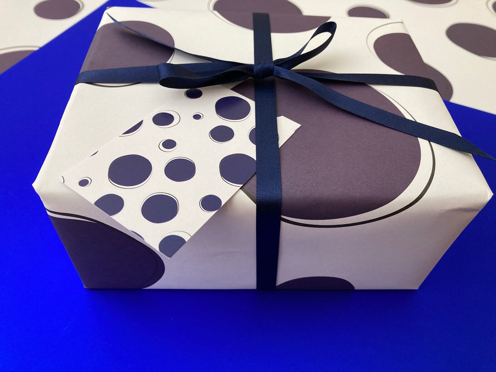 Modern Blue Circles Wrapping Paper / Gift Wrap With FREE Gift - Etsy