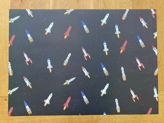Rockets in Space Wrapping Paper / Gift Wrap with FREE gift tag - Etsy.de