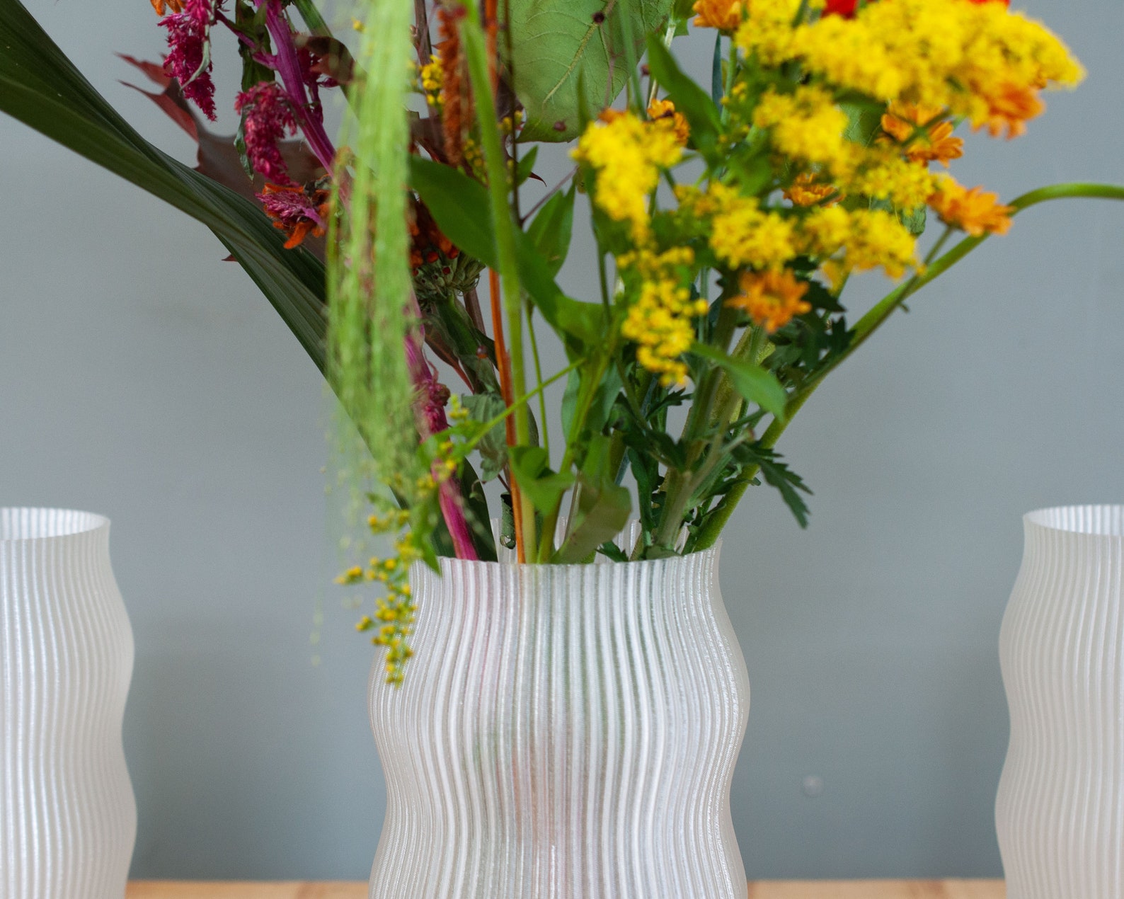 Vase Wavy Silhouette Retro Minimal Flower Vase 3d Printed - Etsy