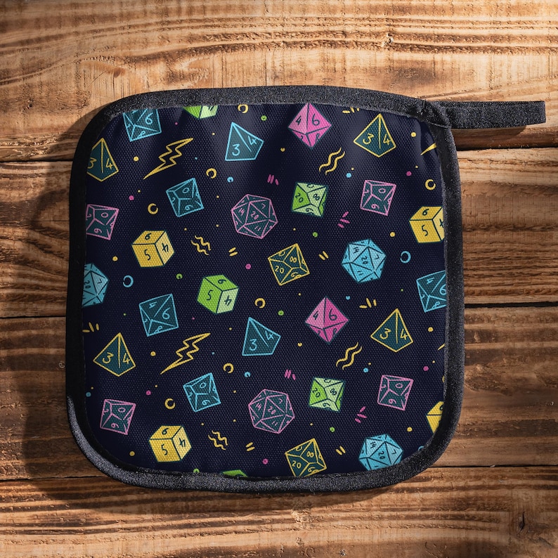 Dnd Oven Mitts & Pot Holder Set: Dungeons and Dragons Dice Kitchen ...