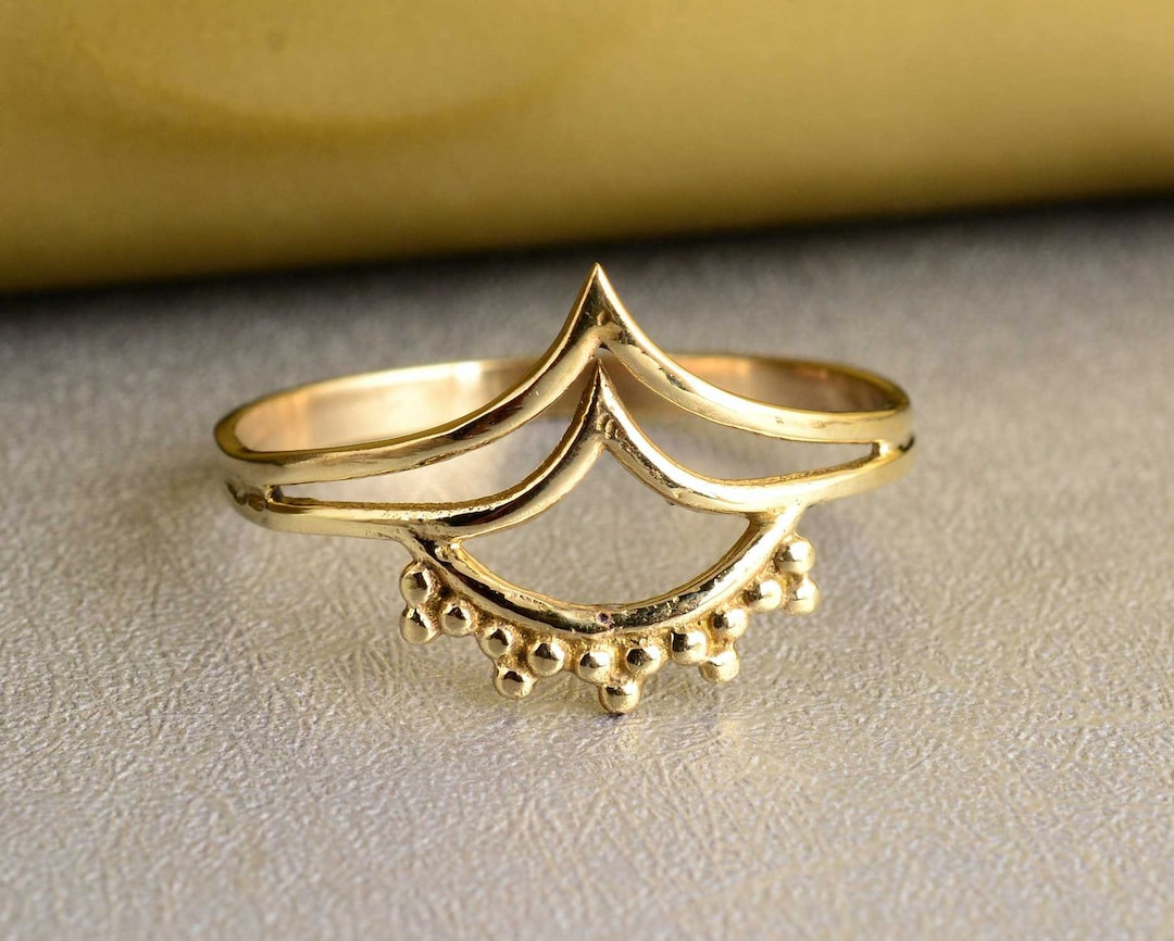 Dainty Chevron Ring, Curved Ring, V Shape Ring, Dainty Rings, Gold Chevron, Knuckle Ring , Midi ...