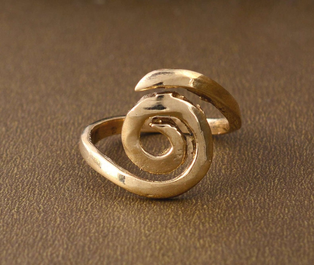 Spiral Ring, Hypnotic Ring, Spiral Brass Ring, Swirl Ring, Gold Wired ...