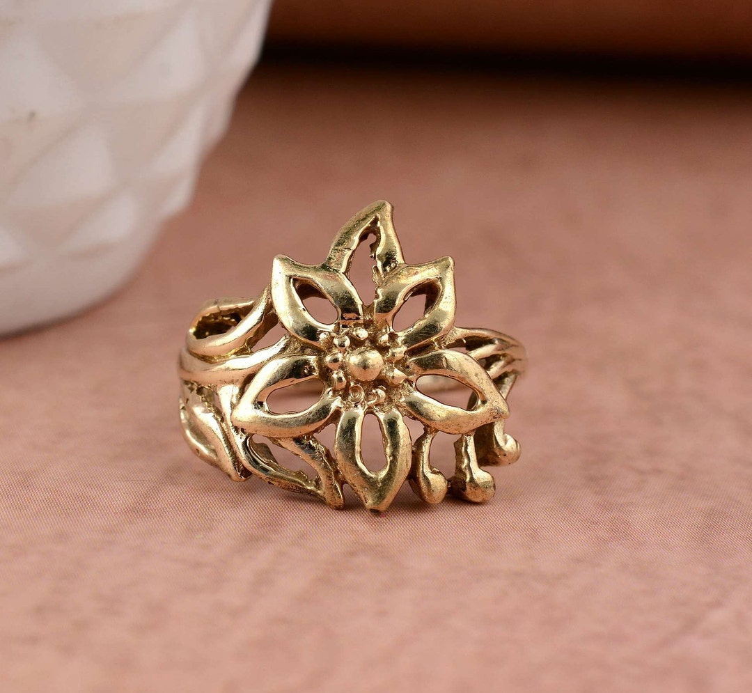 Flower Ring, Floral Ring, Gold Ring, Dainty Ring, Stacking Ring, Flower ...