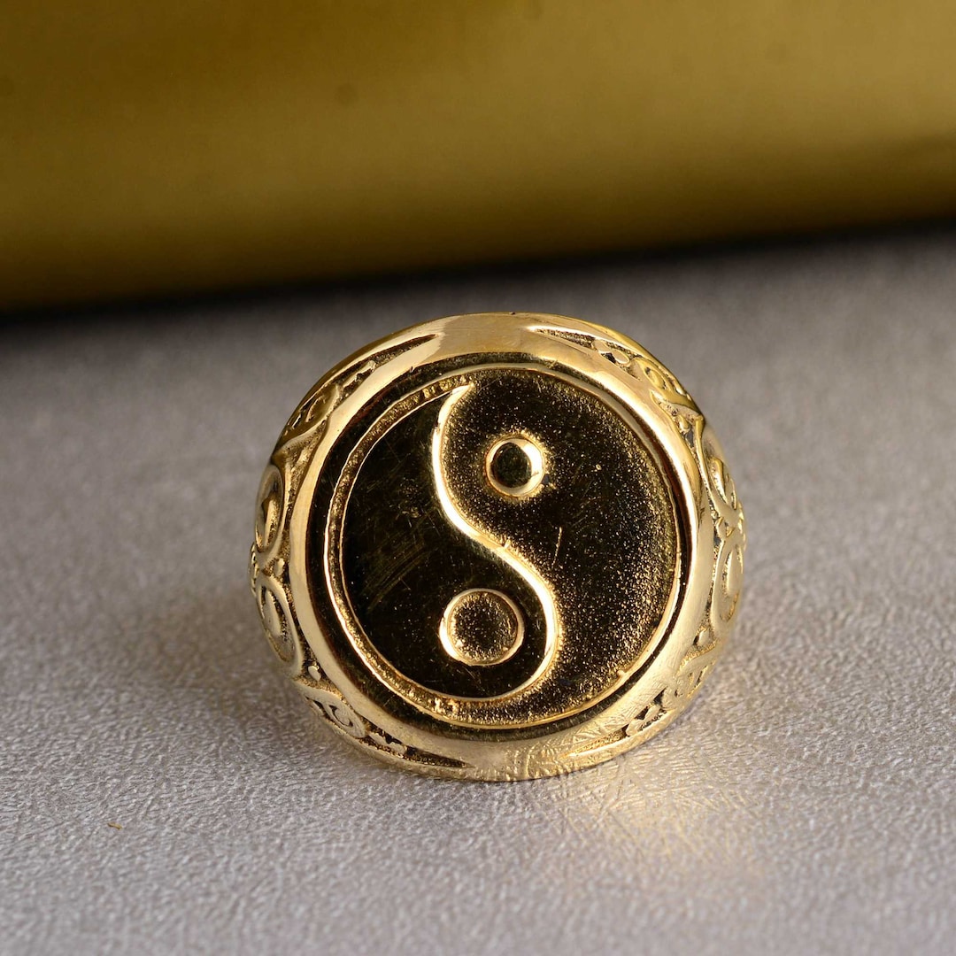 Gold Yin Yang Signet Ring, Unisex Ring, Statement Ring, Gift for Him ...